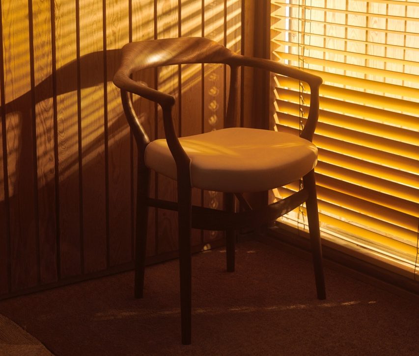 Die Rückkehr des außergewöhnlichen Bone Chair aka 44 Chair ...